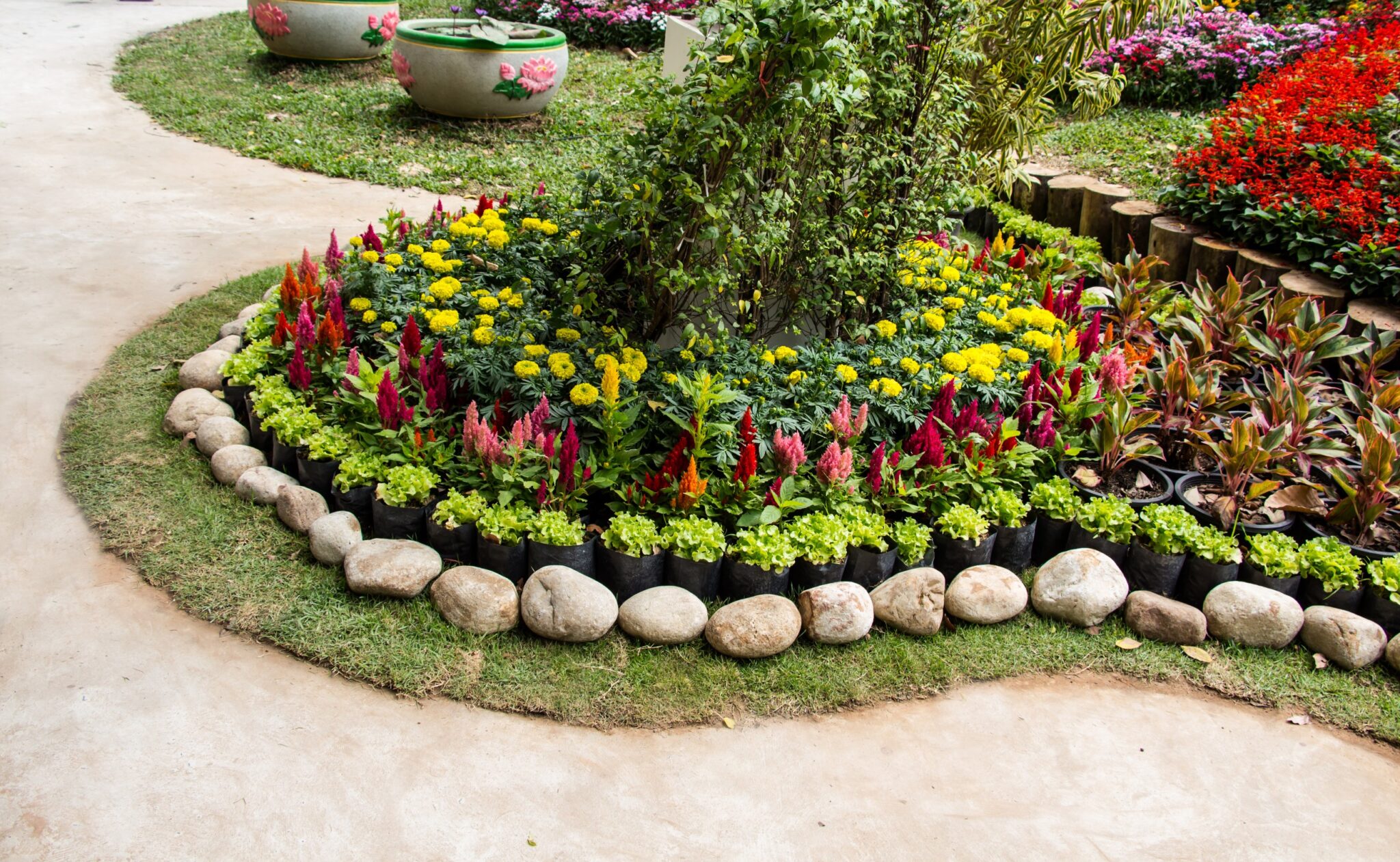 Landscape Edging Stone Ideas to Elevate Your Curb Appeal