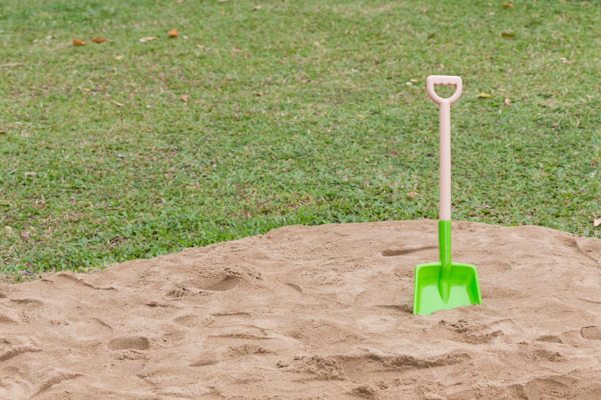 Lawn Leveling for the Growing Season-Tips for a Beginner